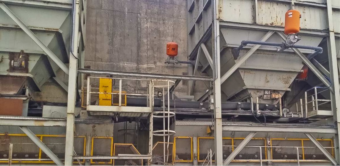 Air Cannons Resolve Restricted Material Flow In Hopper